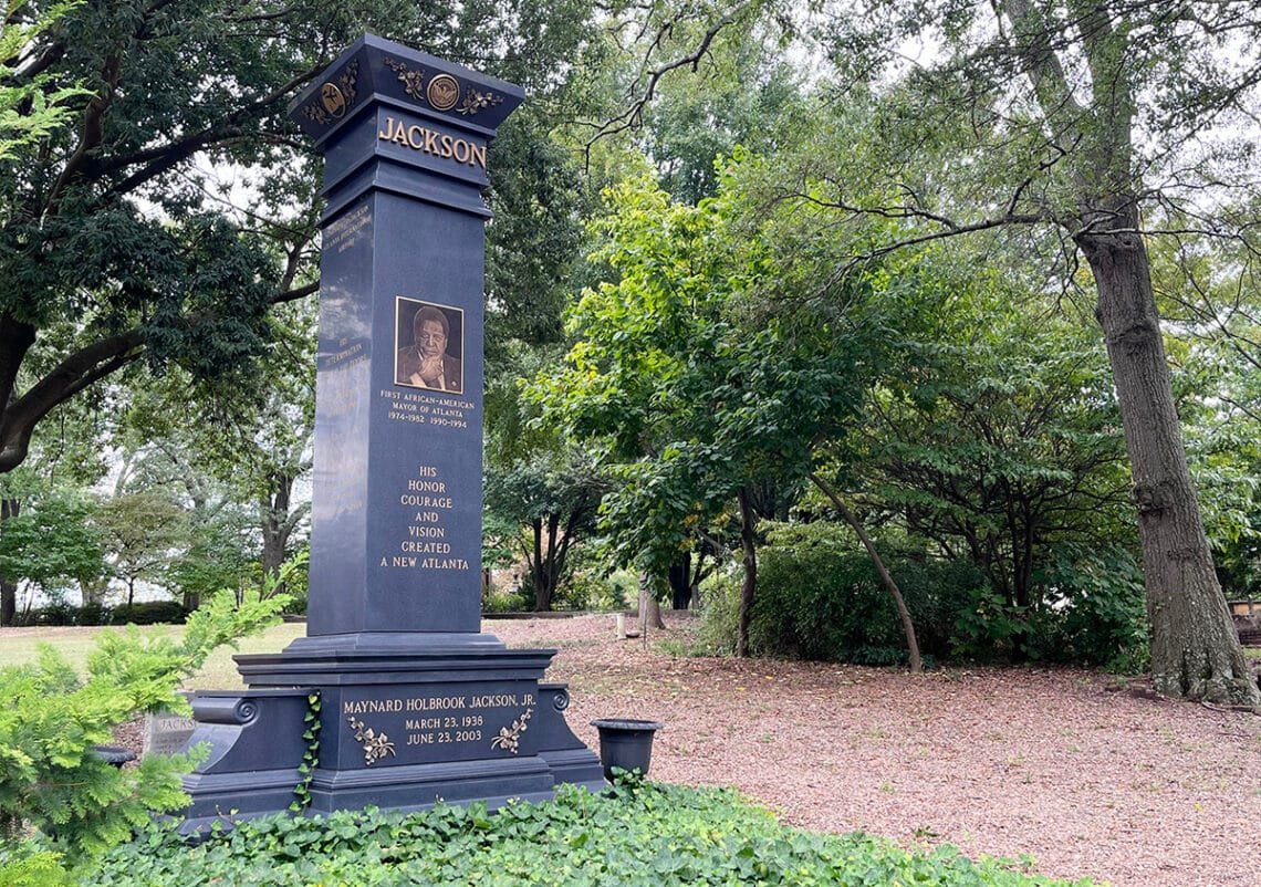 Oakland Cemetery Guide: Atlanta Art, Architecture and Gardens - Atlanta ...