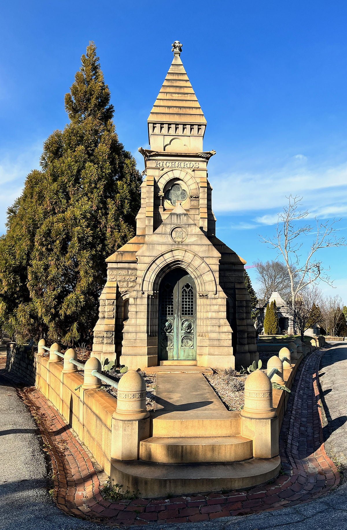 Oakland Cemetery Guide: Atlanta Art, Architecture and Gardens - Atlanta ...